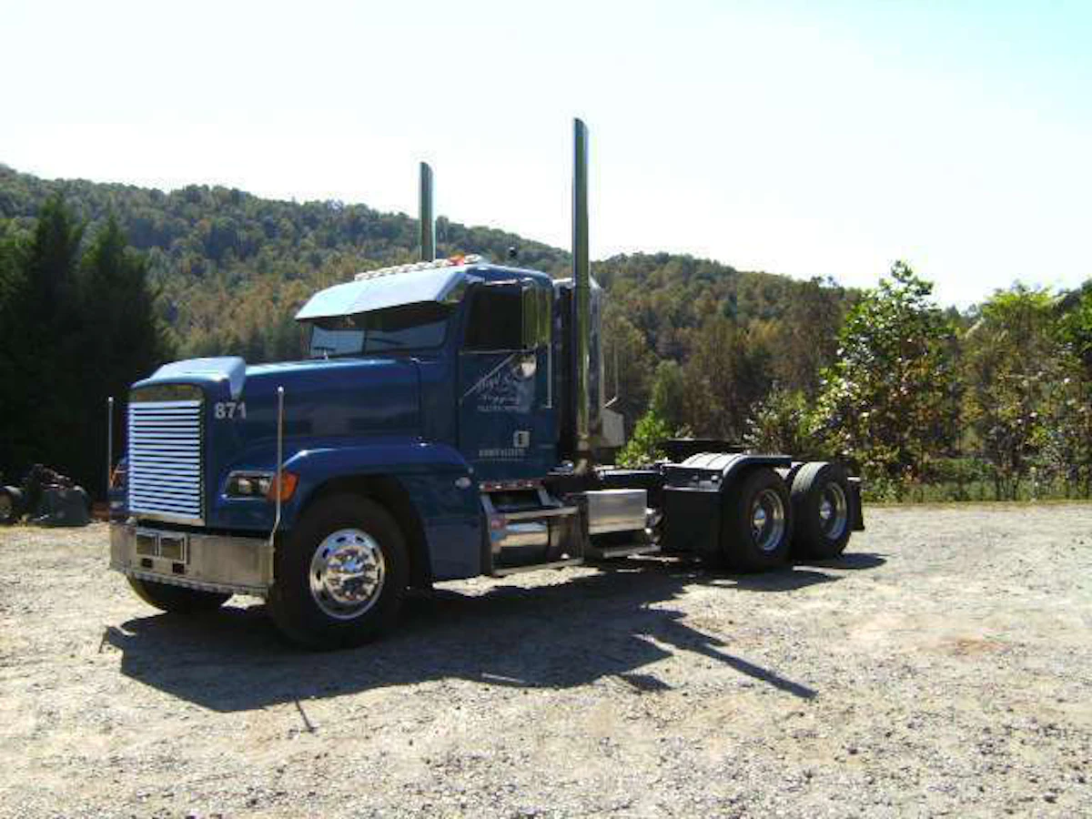 This ’99 Freightliner FLD120 hauls logs and loggin | Overdrive