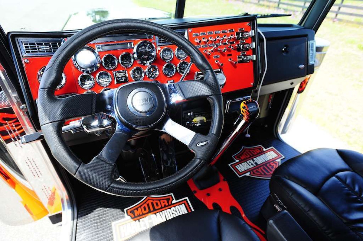 custom 379 interior