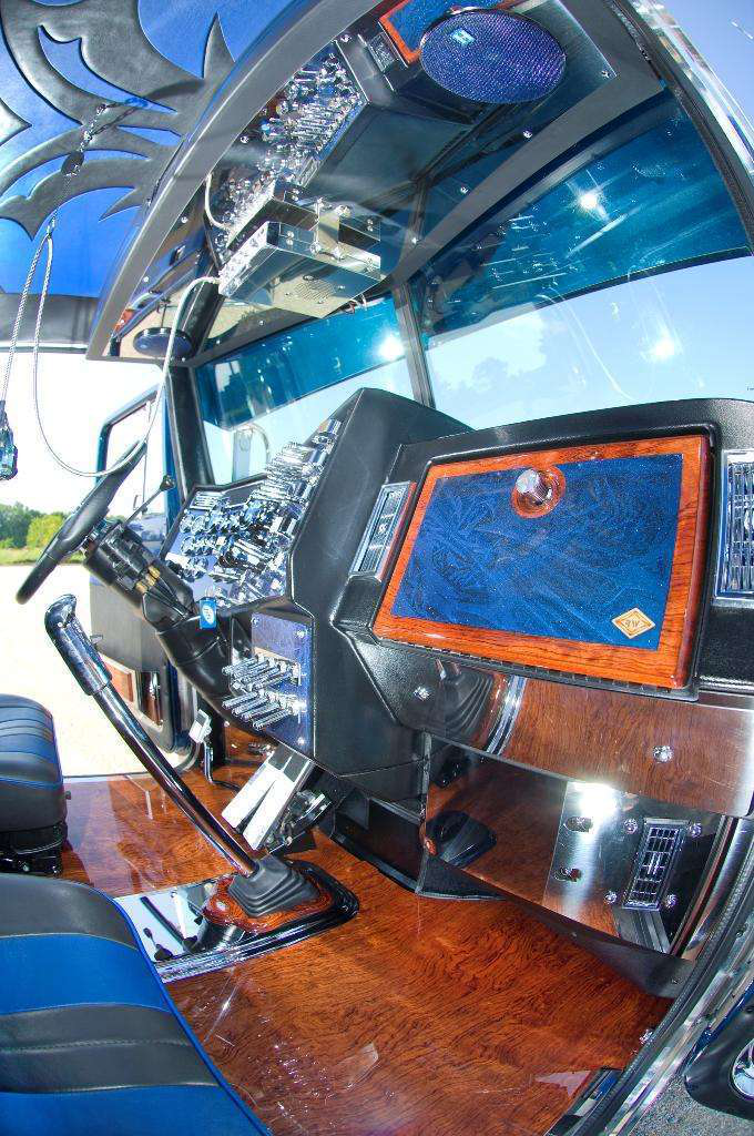 From the archives — Hooked: Homer Schultz’s ’93 Peterbilt 379 wrecker ...