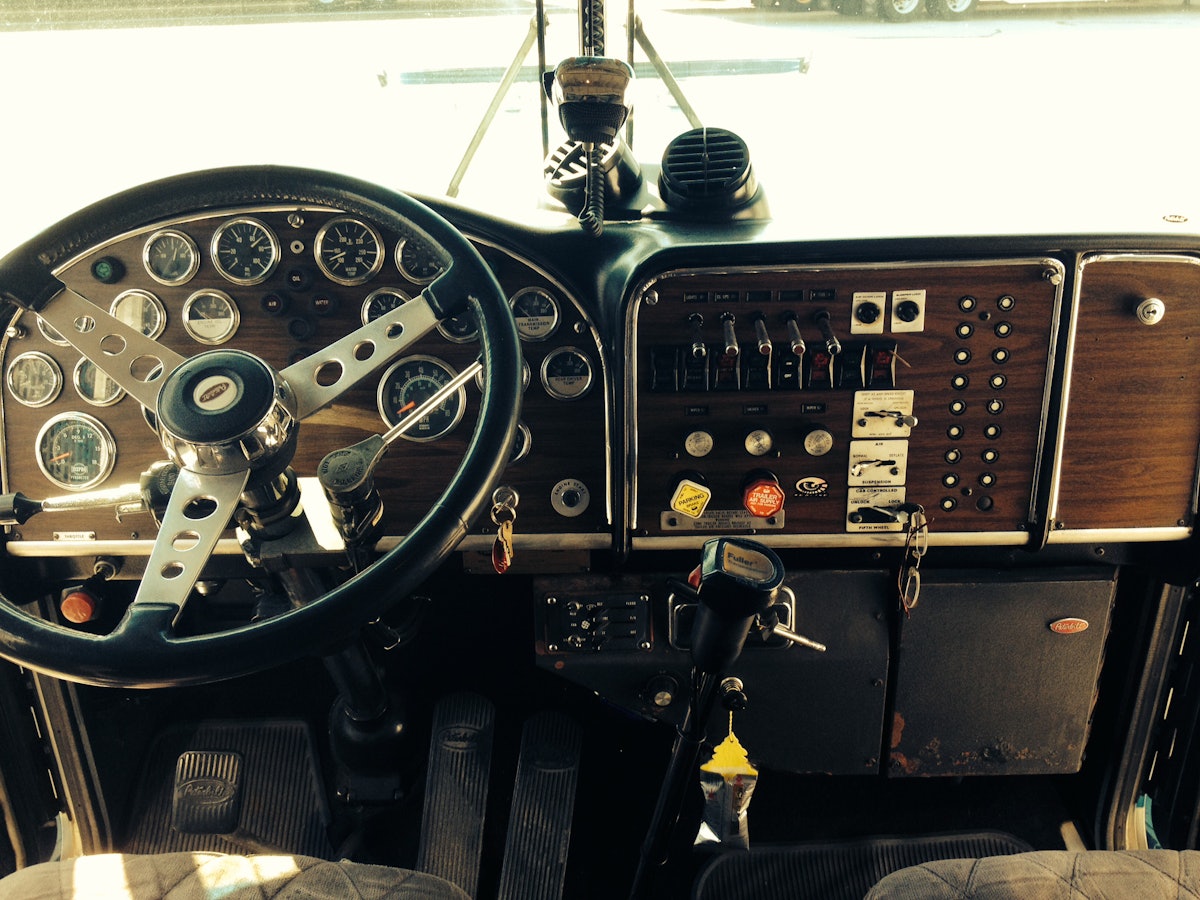 corvette dash peterbilt