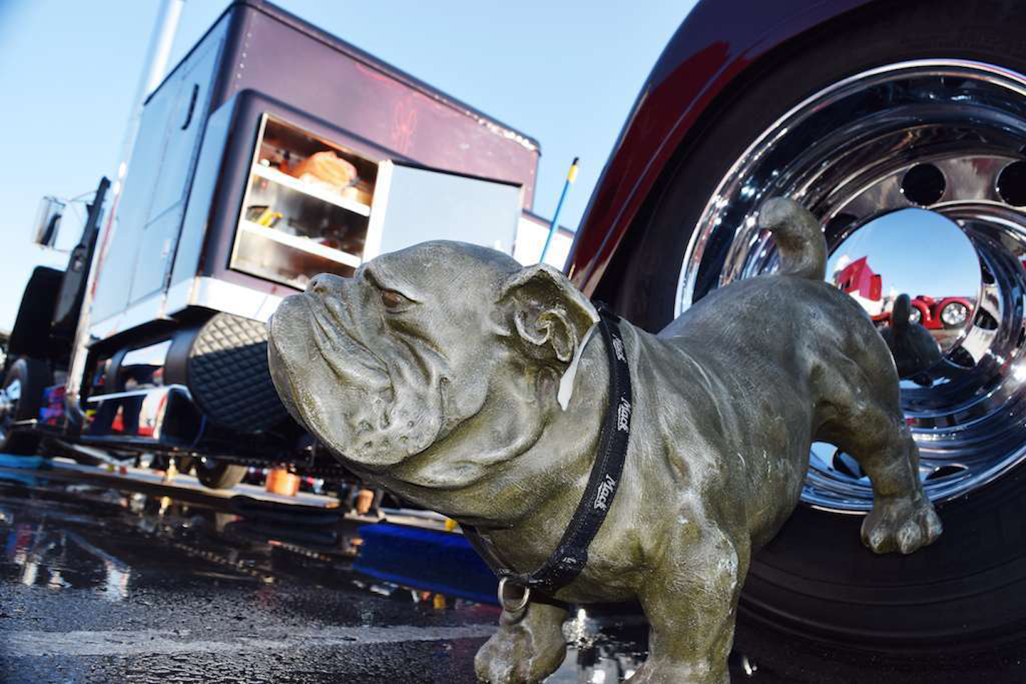 Custom rig runway: Photos of a few of the show trucks competing at Mid ...