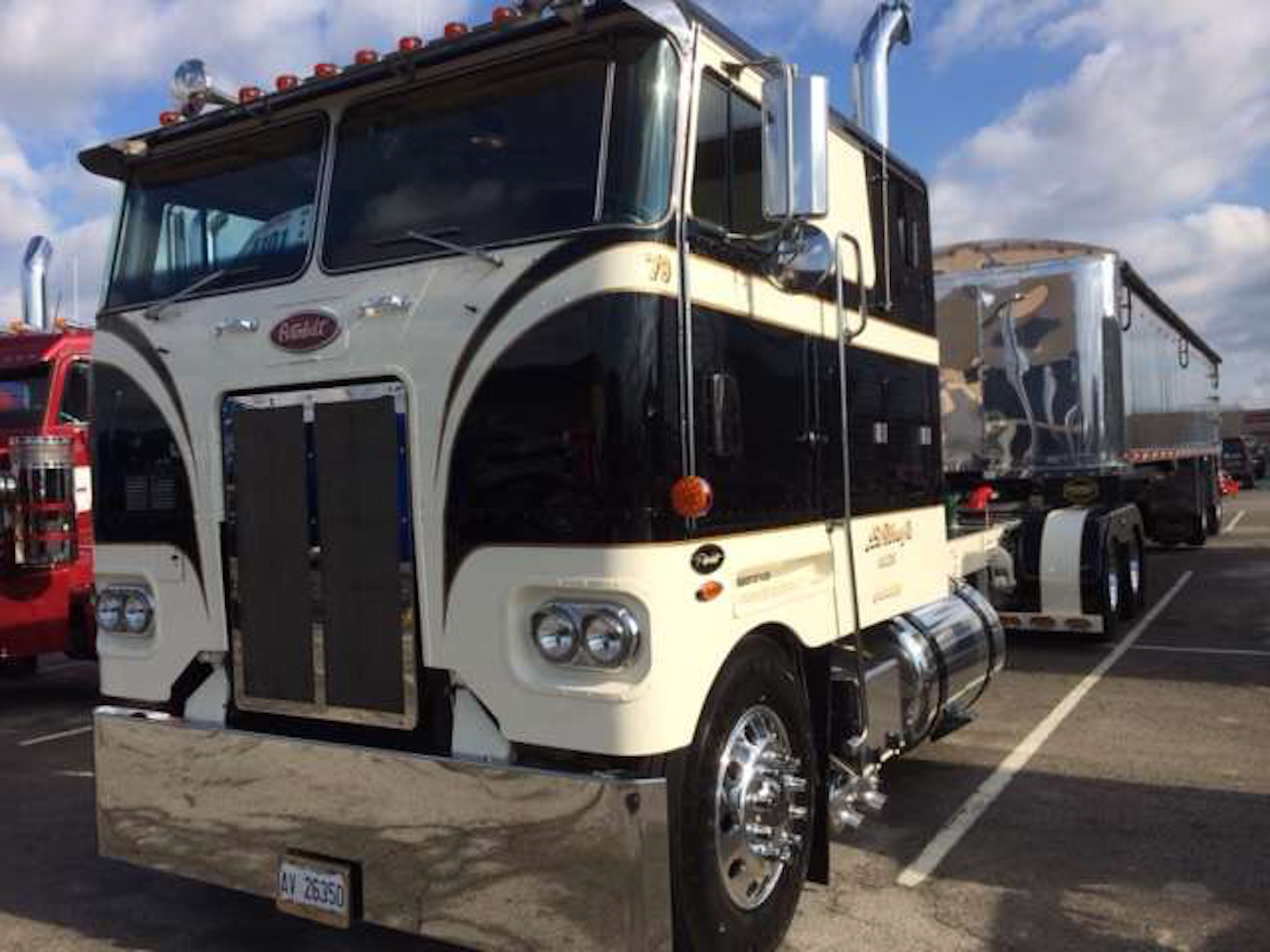Photo gallery: Cabovers on display at Mid-America | Overdrive