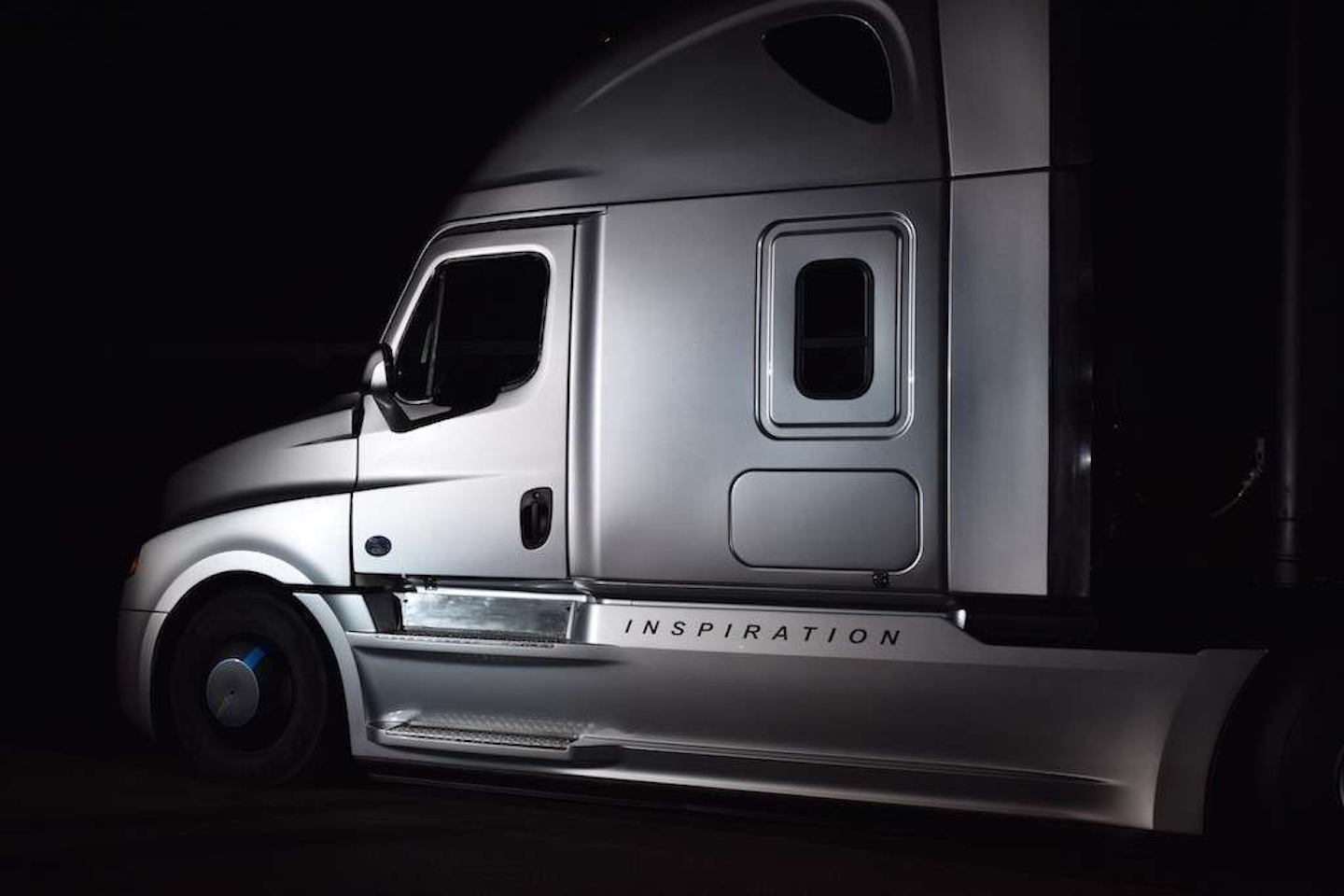 Photos, video: Freightliner’s introduction of U.S.’ first autonomous ...