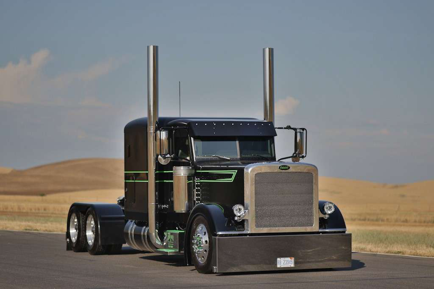 ‘After Midnight’ custom Pete 389 glider comes by way of power pair of ...