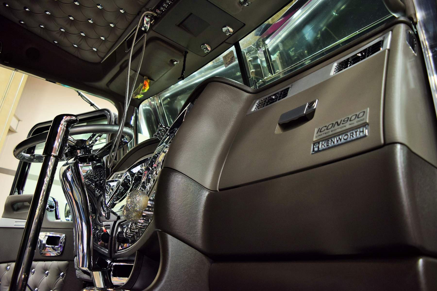 ‘Second look’ at premium Kenworth Icon 900, following Fleenor Bros ...