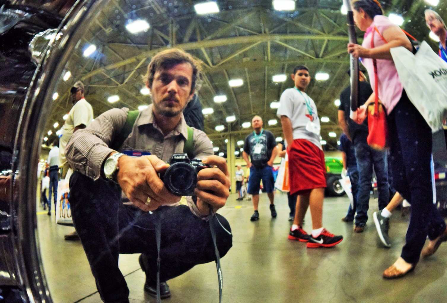 It’s a trailer on exhibit at a truck show, not a walkway | Overdrive