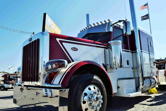 peterbilt 389 flat top