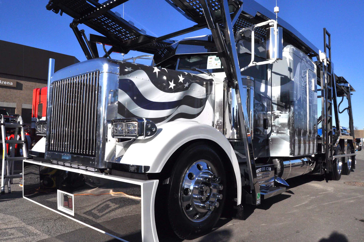 Car haulers’ touching tribute to police | Overdrive