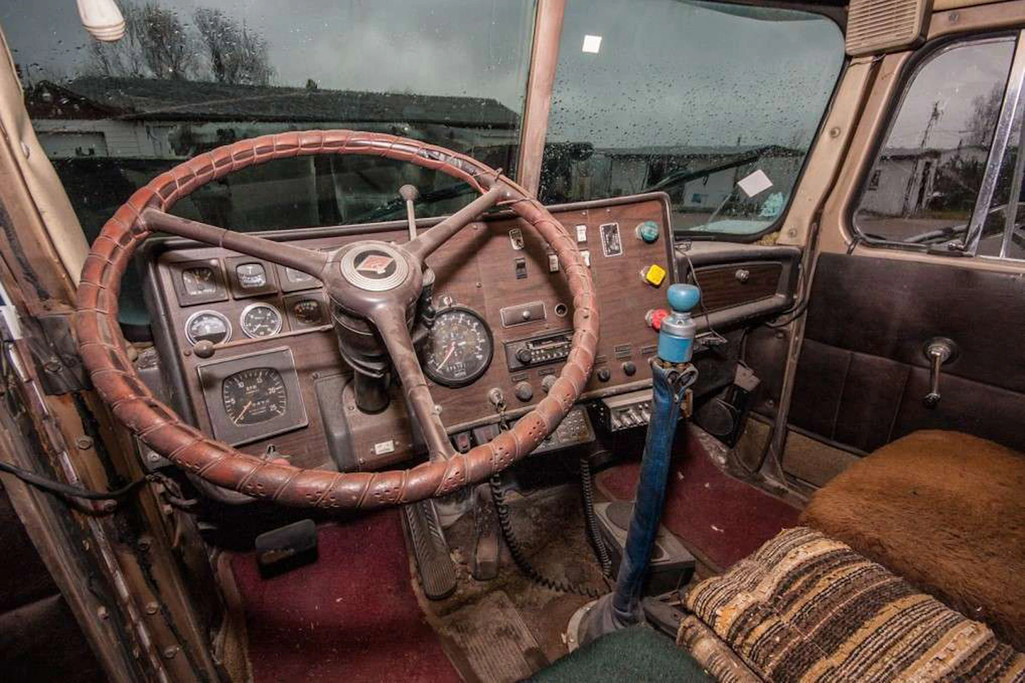 Inside Junior Elmore's 1974 Diamond Reo Conventional | Overdrive