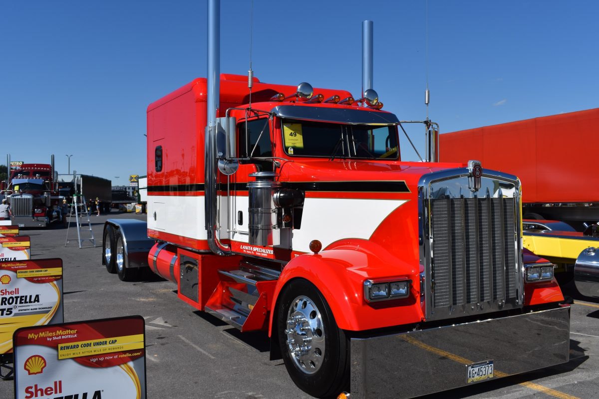 Shell Rotella SuperRigs "Tribute to Toughness" trucks | Overdrive