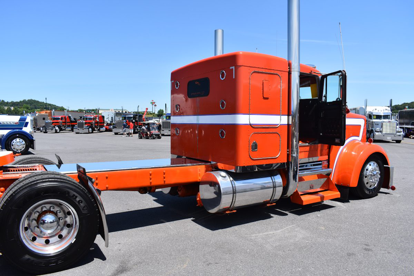 Check out Cecil Wolfe's bright orange 1998 Kenworth W900 | Overdrive