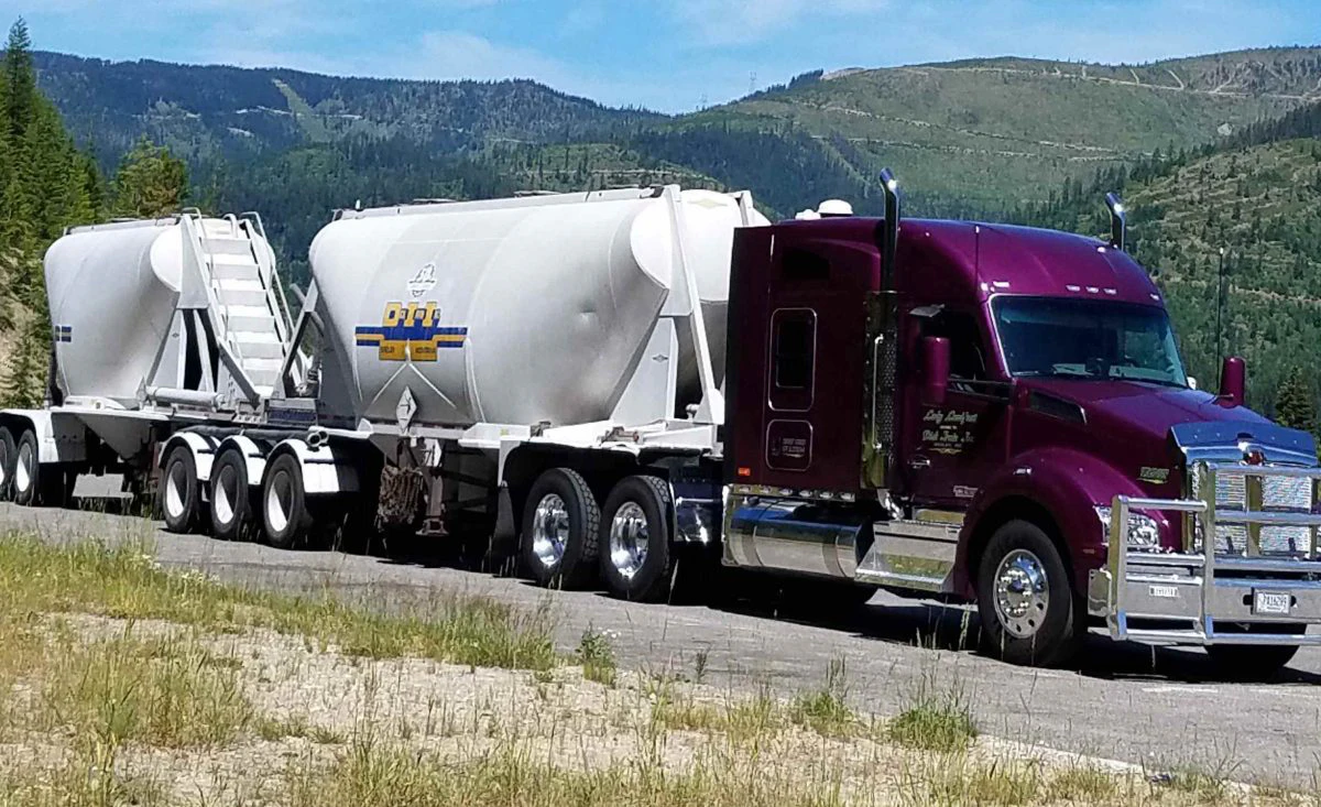 Julie Hafner's tank hauling 2019 Kenworth T880 | Overdrive