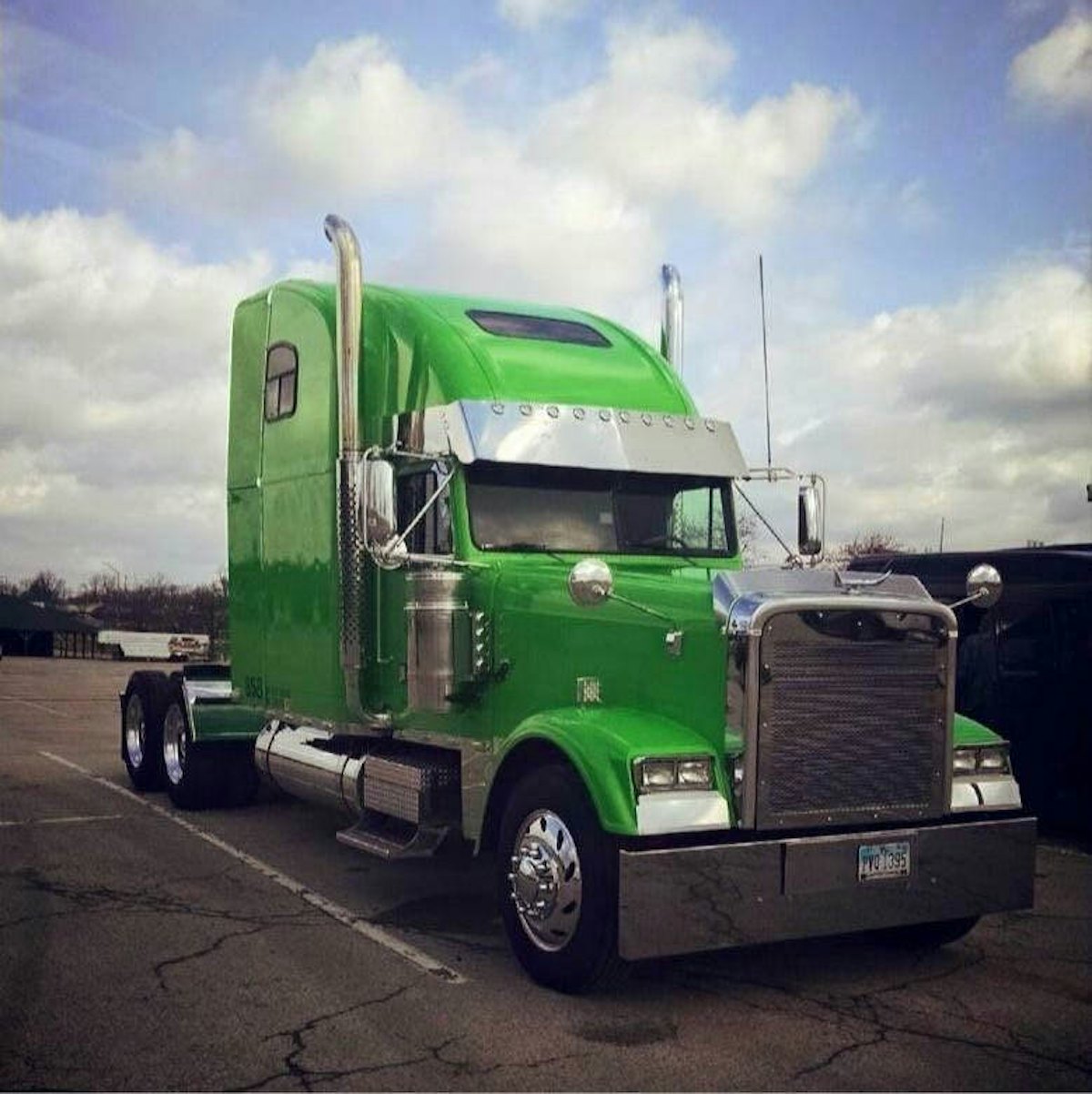 1999 Freightliner FLD | Overdrive