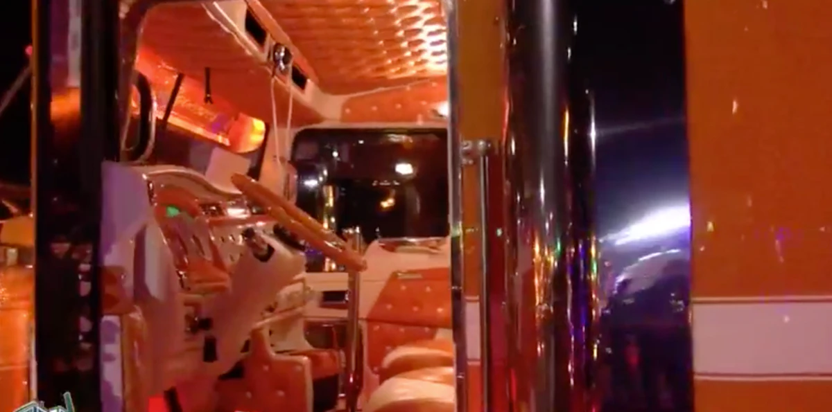 MATS show rigs light up the lot | Overdrive