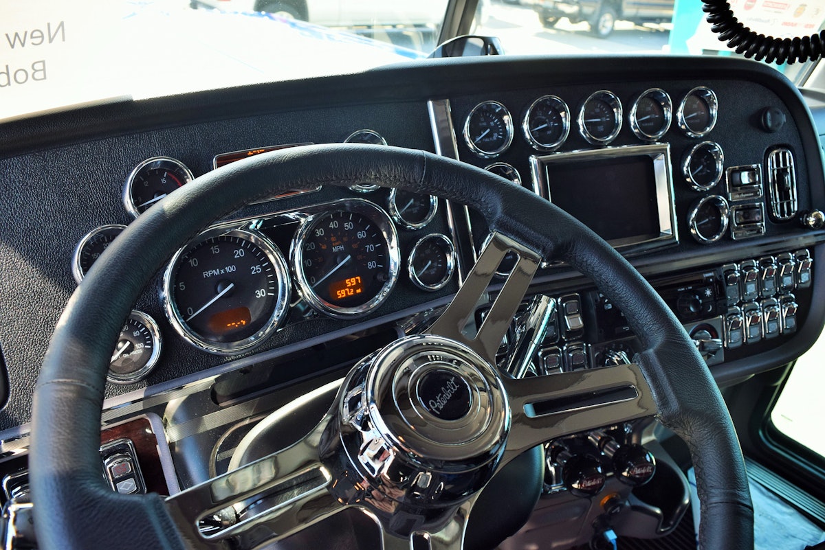 peterbilt 389 interior kit