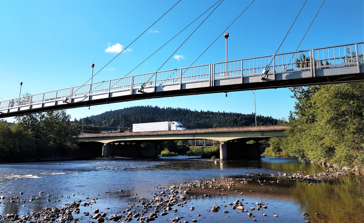 Shout to a stop: Crater Lake Junction in Chiloquin, Ore. | Overdrive
