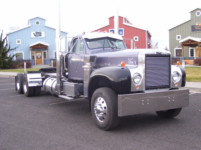 Longtime diesel mechanic builds one-of-a-kind 1960 Mack truck | Overdrive