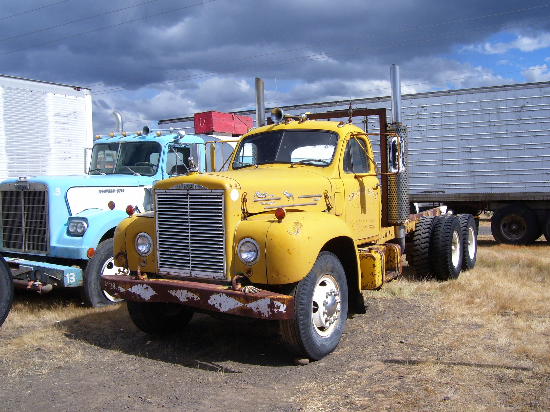 Longtime diesel mechanic builds one-of-a-kind 1960 Mack truck | Overdrive