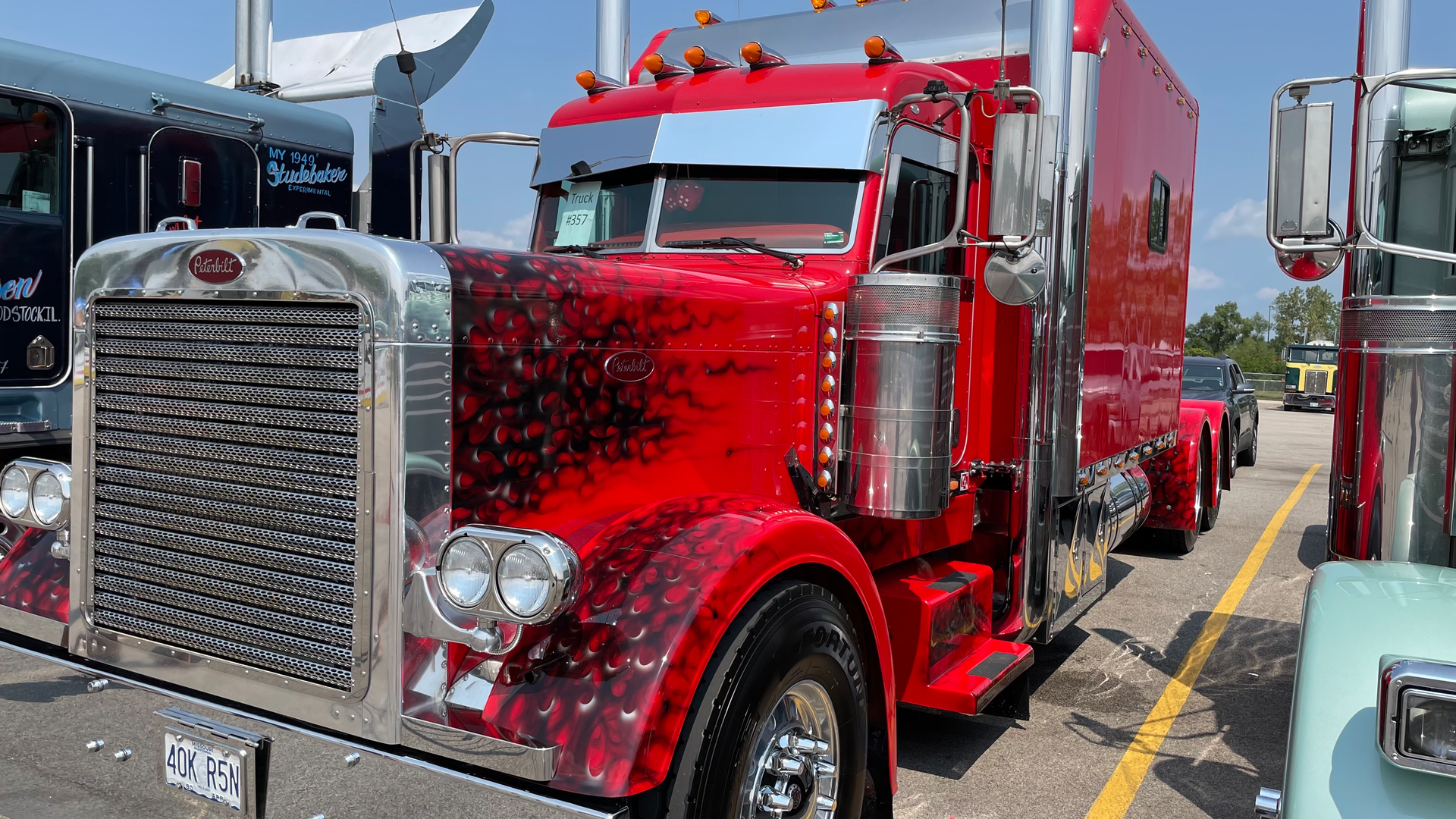 Gary Jones' 'Low Budget Lounge' big-bunk Peterbilt 379 | Overdrive