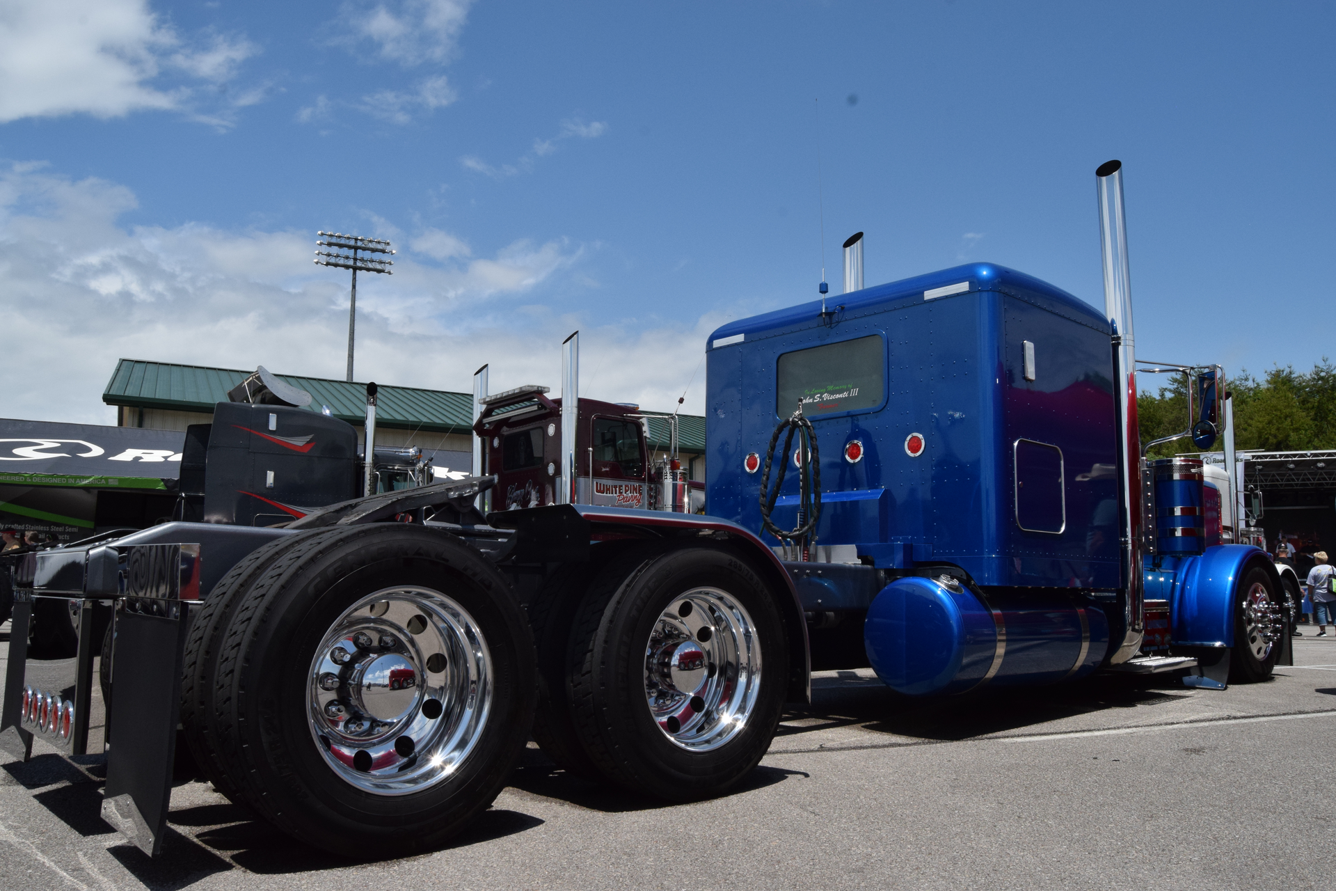In memory of John Visconti III: Custom 2020 Peterbilt 389 glider ...