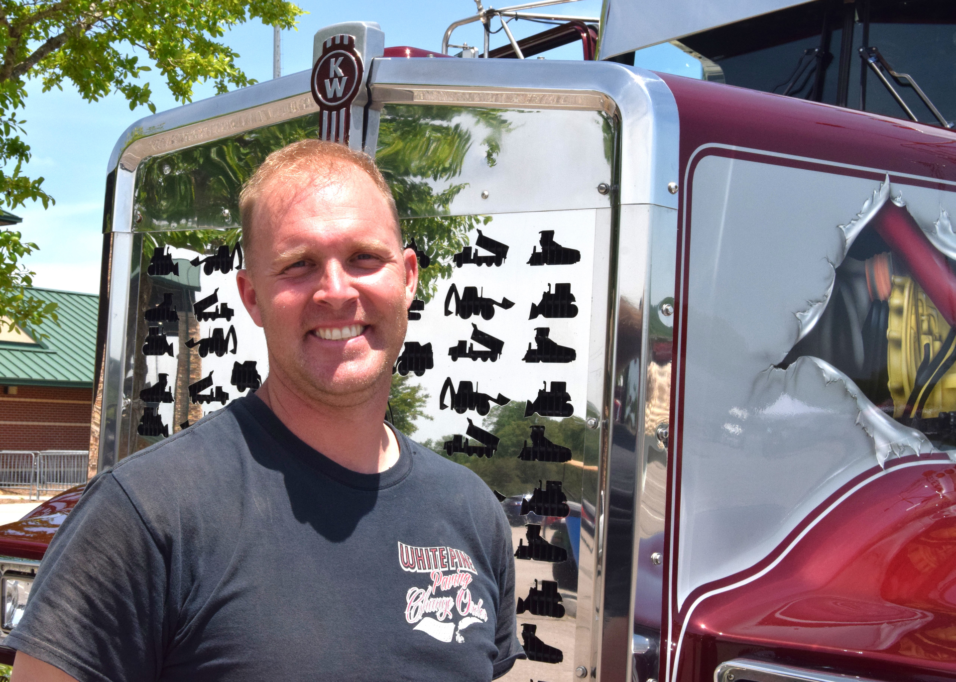 2000 'Change order' Kenworth W900L daycab, of White Pine Paving | Overdrive
