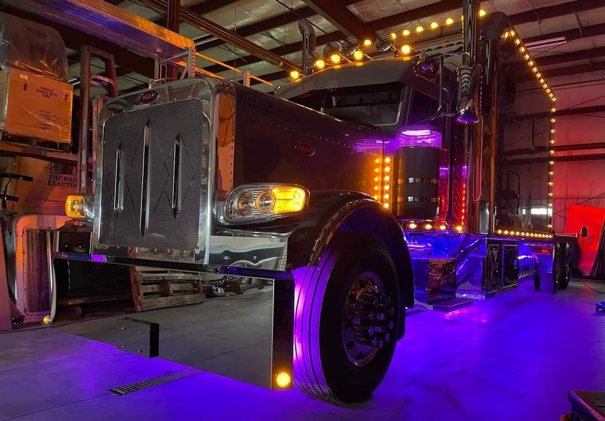 'Eighth house truck' 2022 Pete 389 features 144-inch big bunk | Overdrive