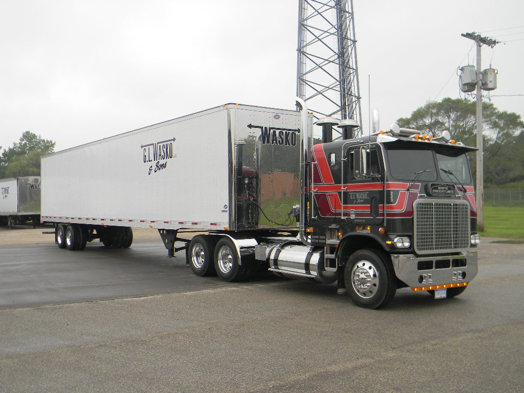 1975 White Freightliner Powerliner crowned Antique champ | Overdrive