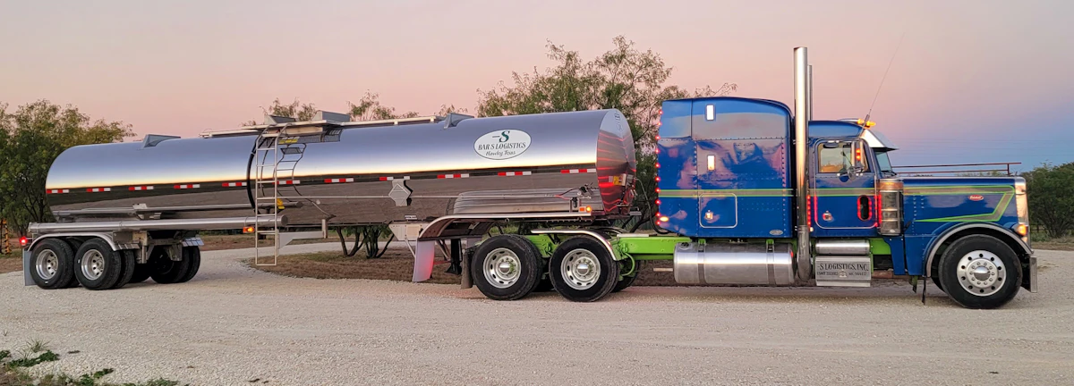 Joe Smith's 2002 Peterbilt 379 | Overdrive