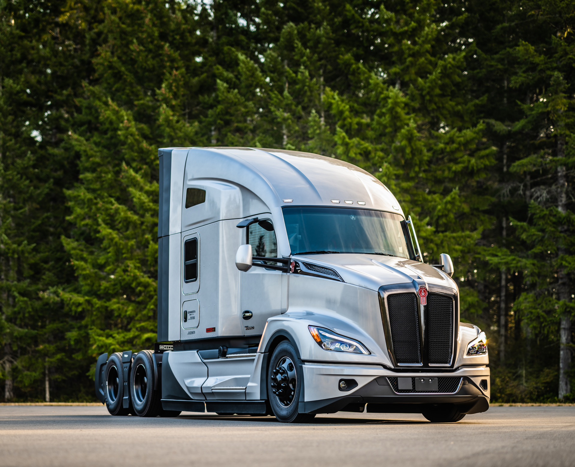 Kenworth celebrating 100th anniversary with limited-edition W900 and ...