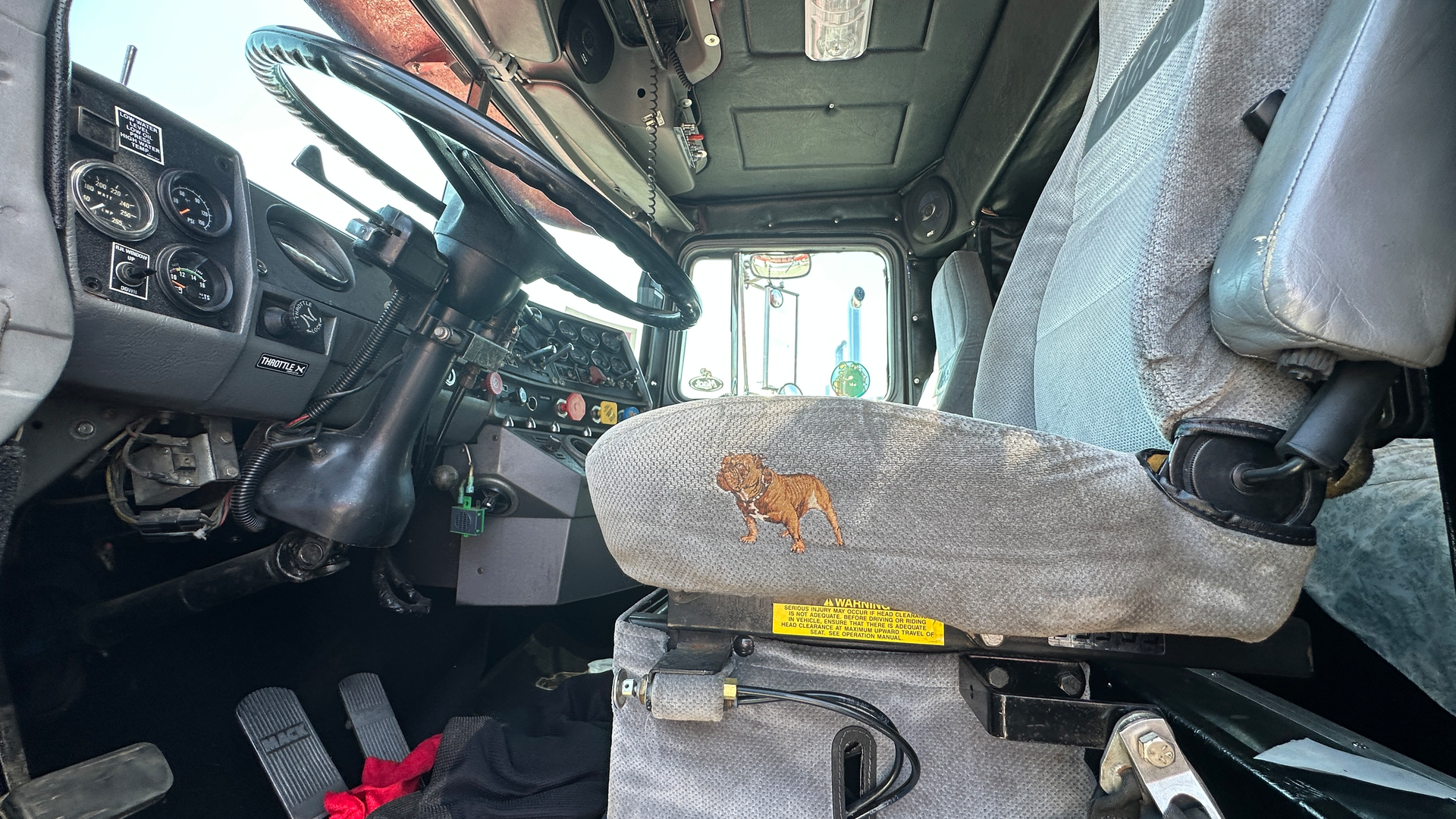 Owner Thomas Menges' V8-powered 1986 Mack Super-Liner | Overdrive