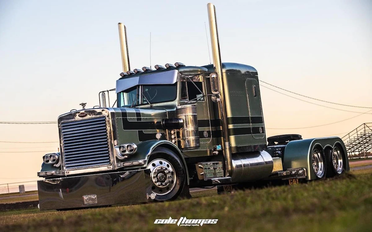 Ben Burcham s 1986 Peterbilt 359 Overdrive ben-burcham-s-1986-peterbilt-359-overdrive