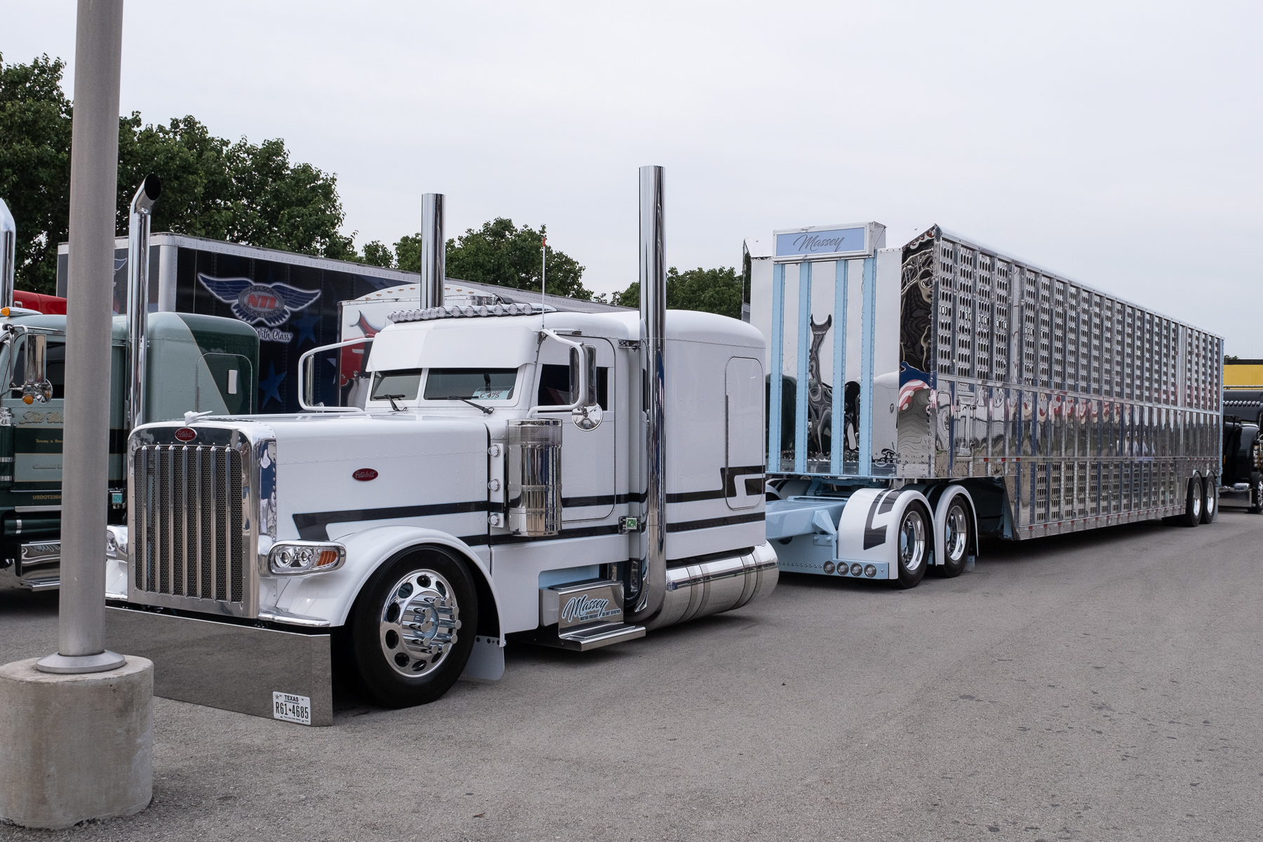 Scenes from Peterbilt's 'Pride & Class' truck show at Texas Motor ...