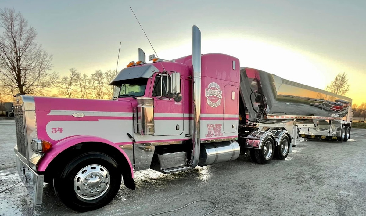 pink peterbilt