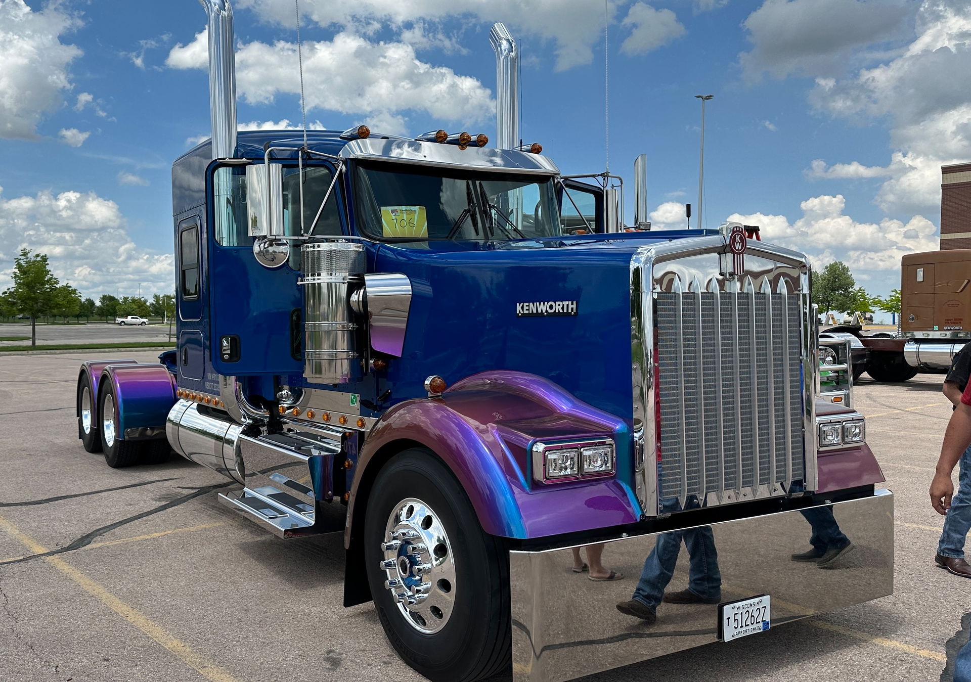 'Doc Holliday' 2007 Peterbilt 379 wins SuperRigs Best of Show | Overdrive