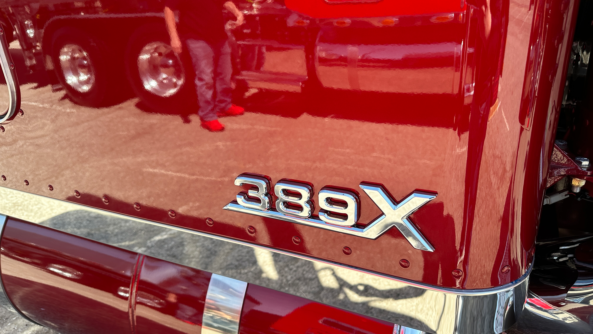 A look at Peterbilt's special-edition 389X | Overdrive