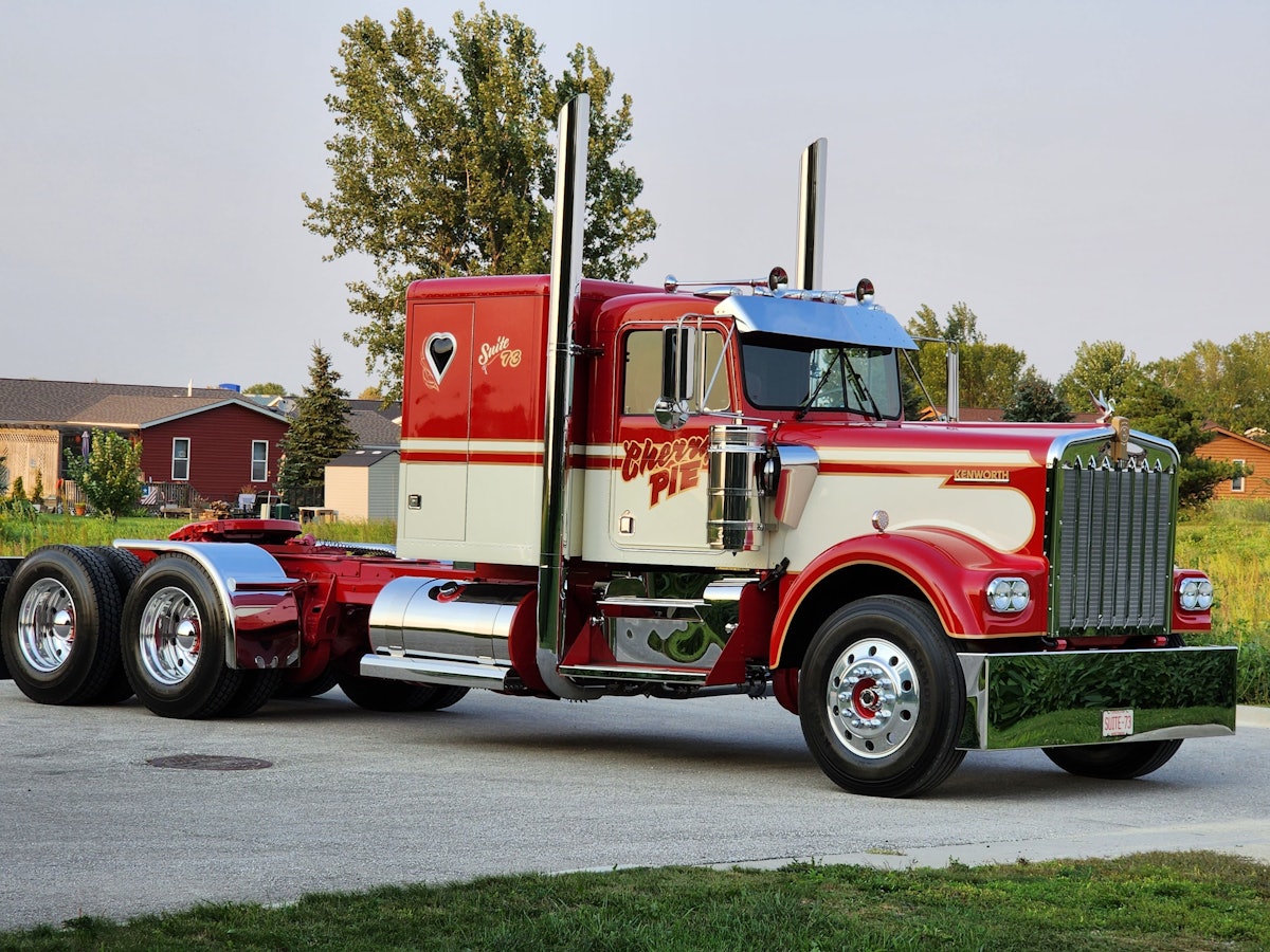 'Cherry Pie' 1973 W900A, owner inducted into Howes Hall of Fame | Overdrive