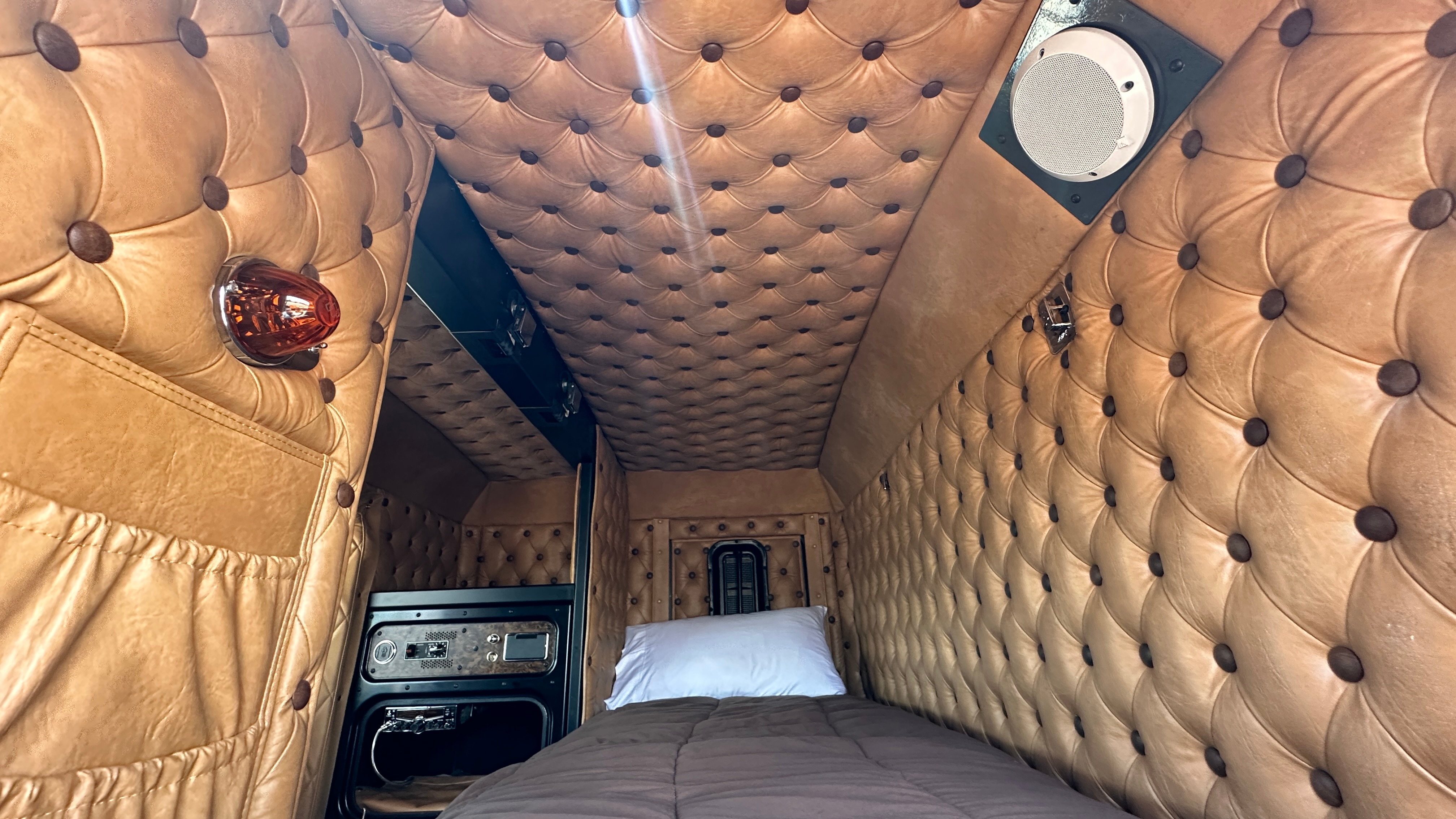 Custom-restored '84 B-model Kenworth still works | Overdrive