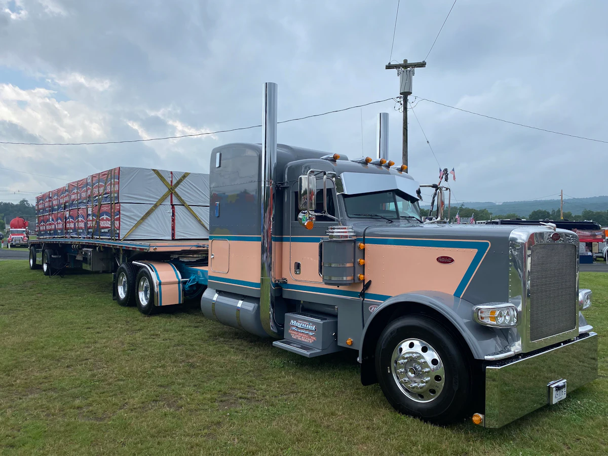 Scenes from the 6th Annual Gear Jammer Magazine Truck Show | Overdrive
