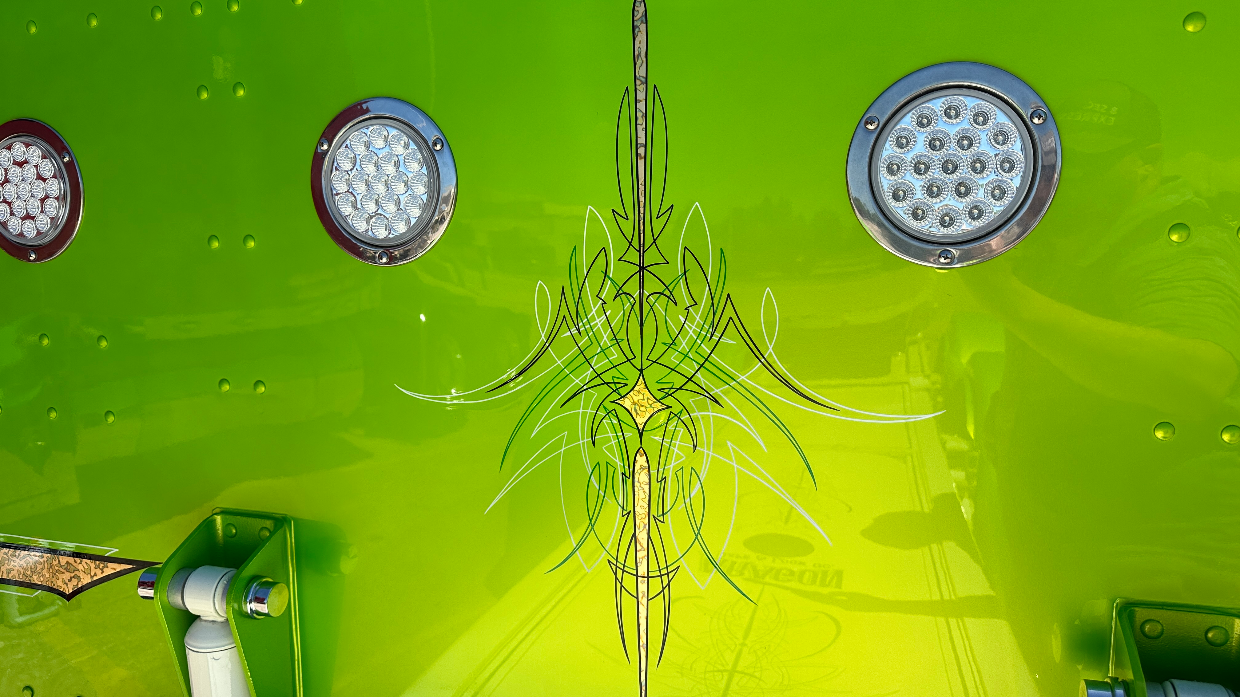 Colorado cattle hauler's '03 Pete a 'Slammed Distraction' | Overdrive