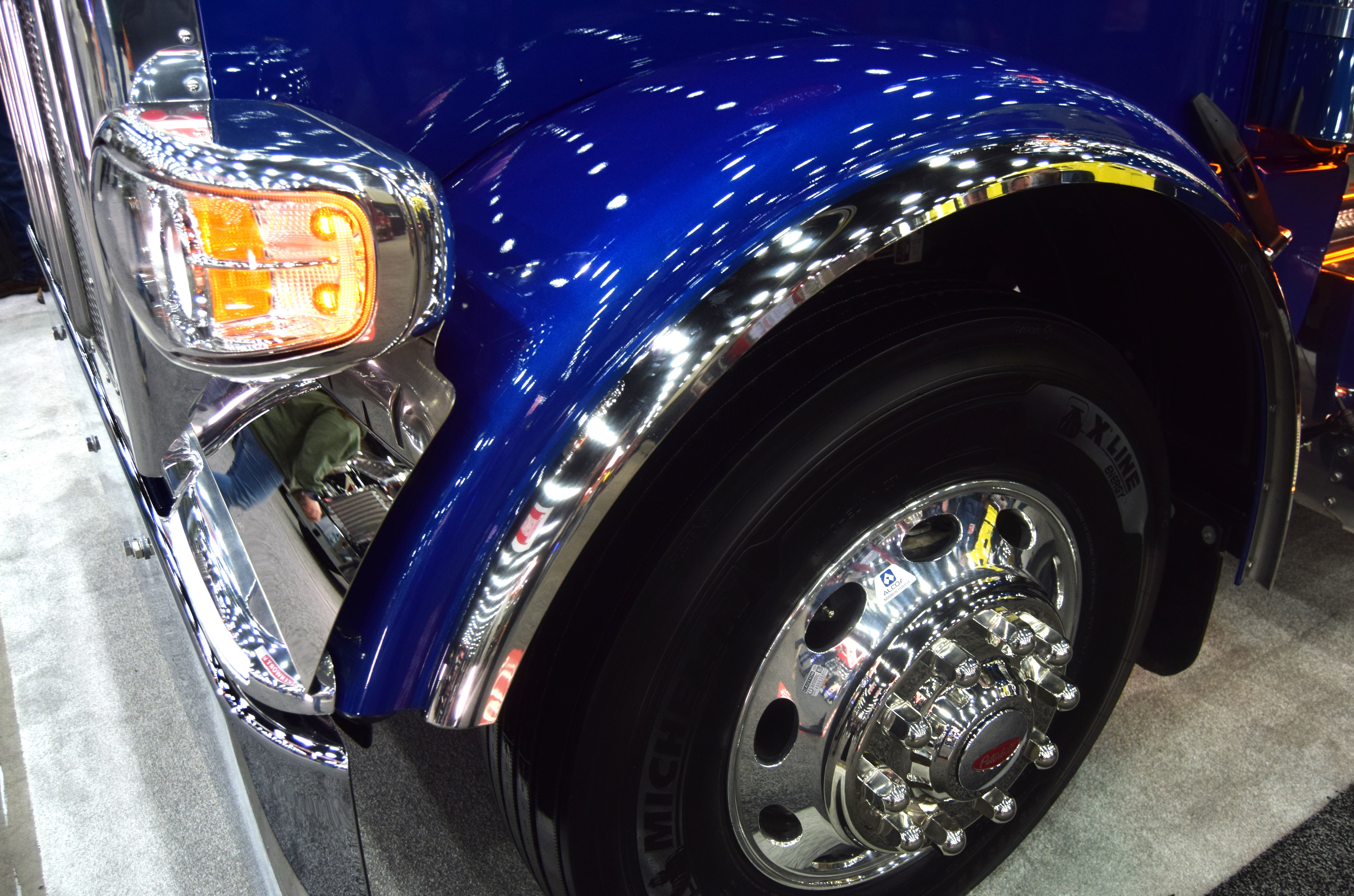 Peterbilt's new Model 589 'genuine accessories' packages | Overdrive