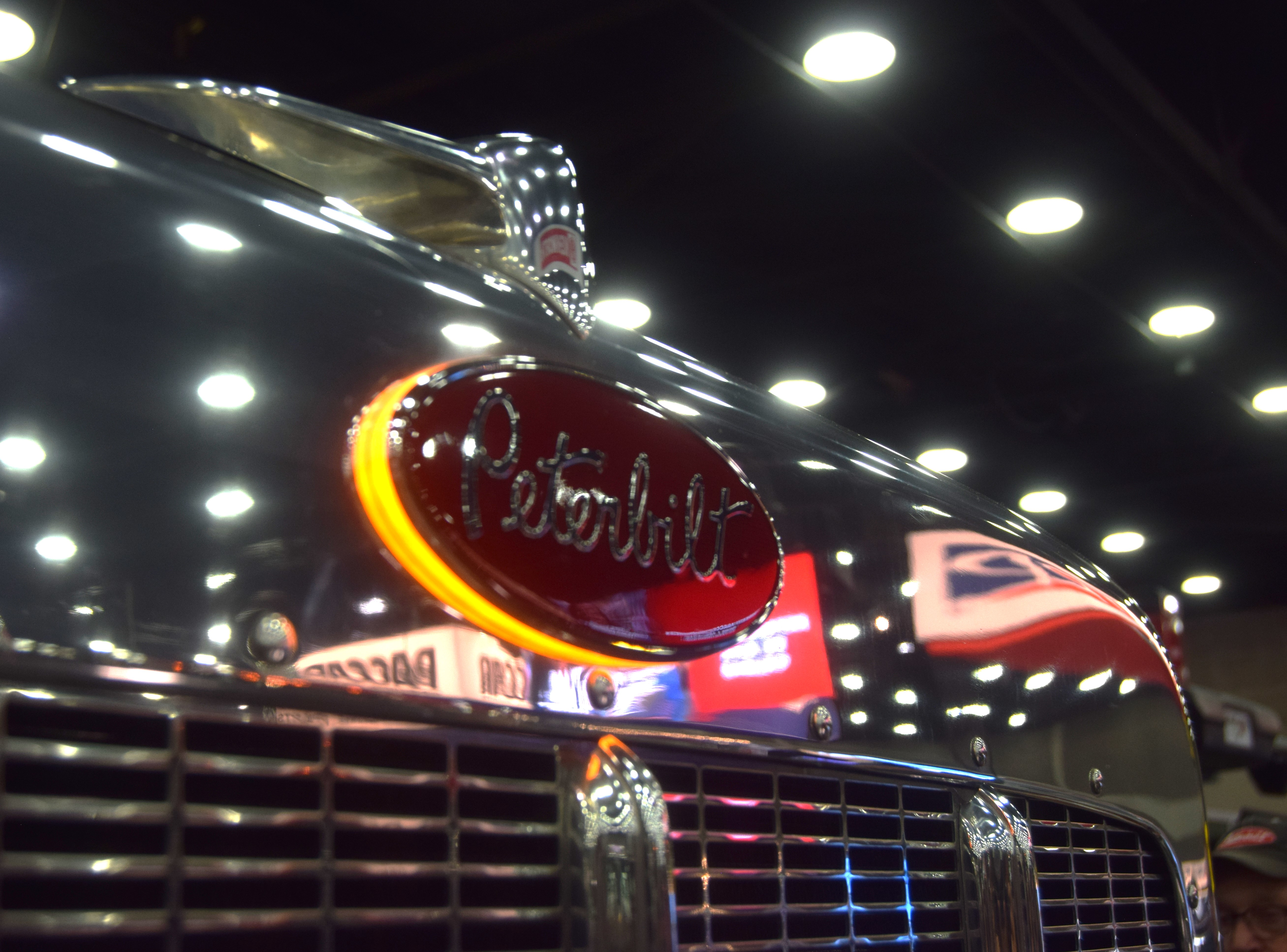 Peterbilt's new Model 589 'genuine accessories' packages | Overdrive