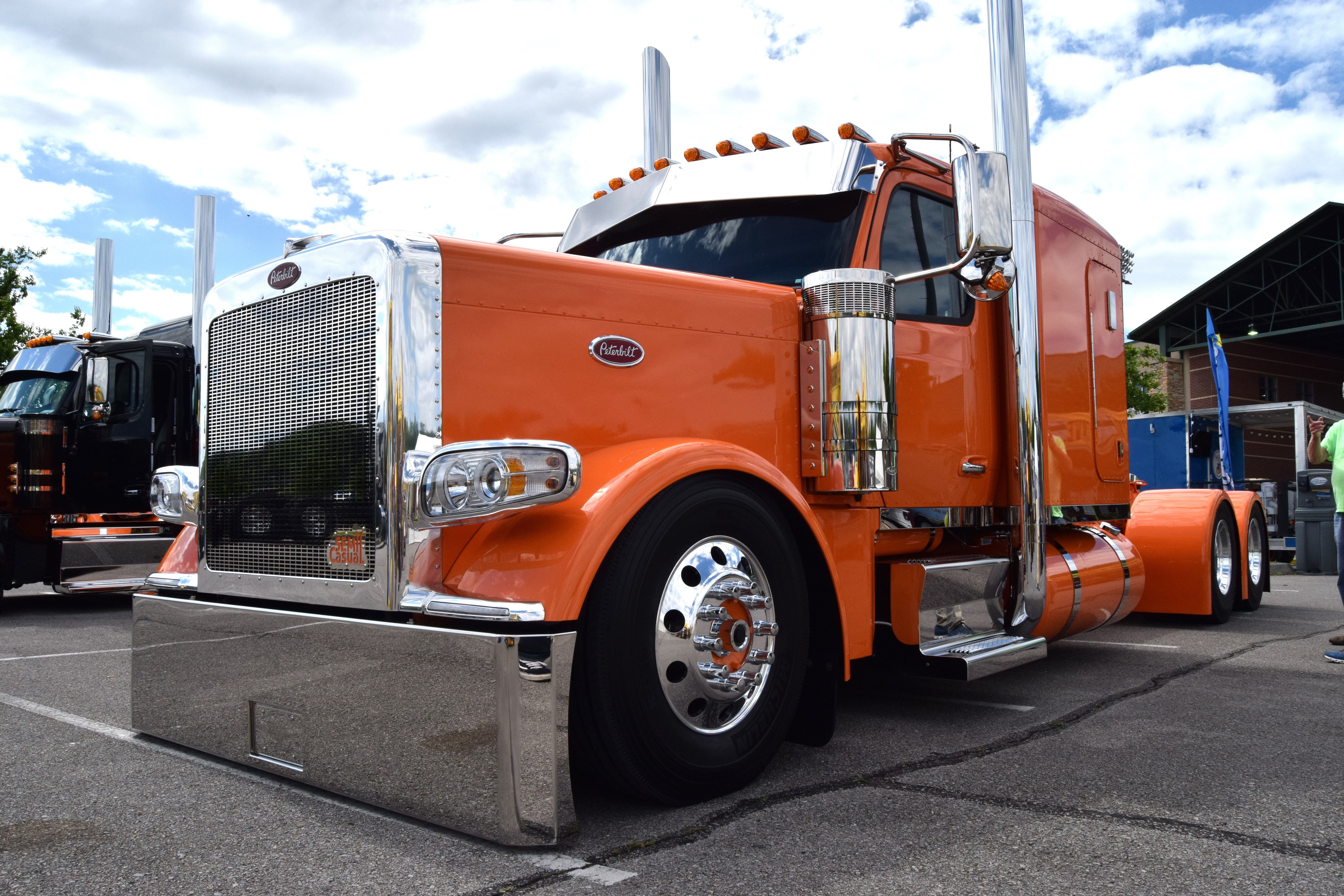 Early Peterbilt 589 custom builds: Twin units from Semi Casual | Overdrive