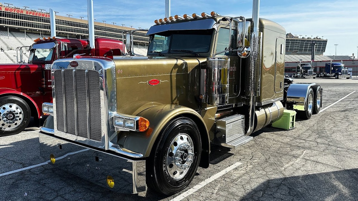 Rethwisch Transport’s Spanish Gold 2023 Pete 389 turns heads | Overdrive
