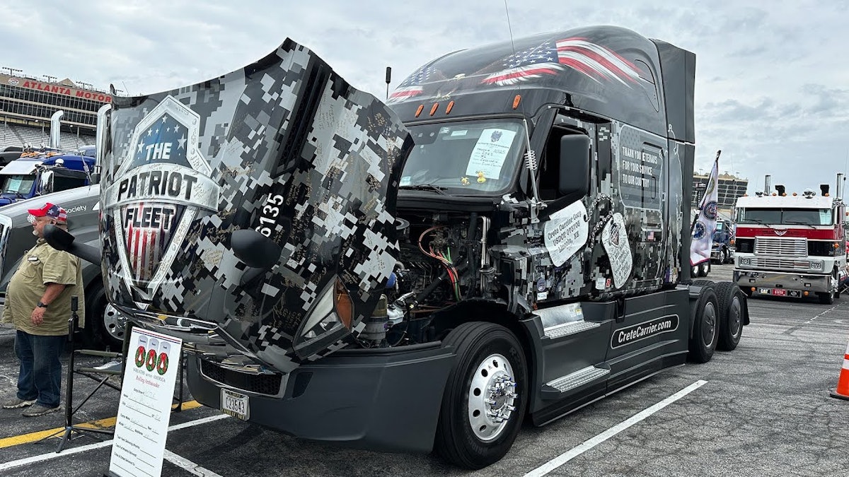 Army vet trucker's Cascadia features 500 veterans' signatures | Overdrive