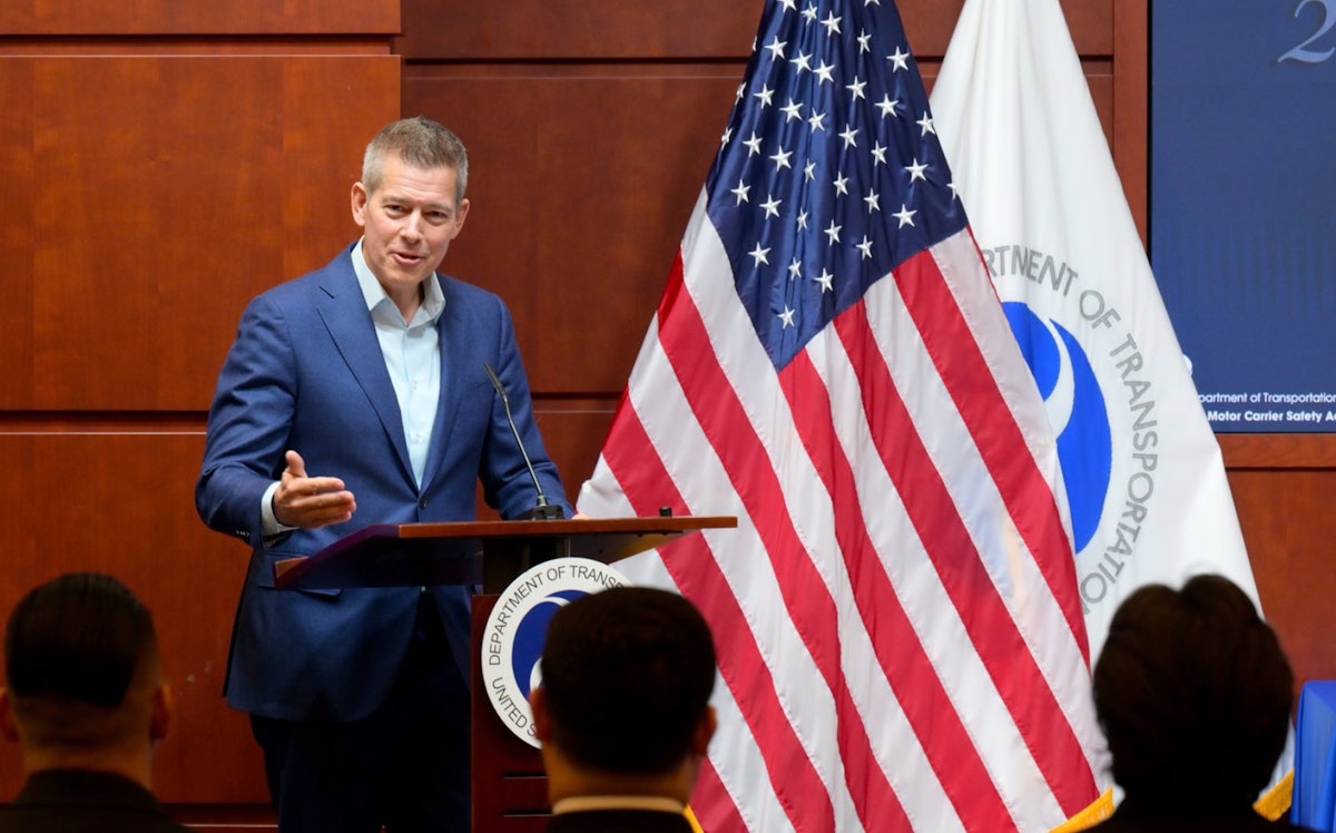 DOT Secretary Sean Duffy 'held a CDL' for 30 years | Overdrive