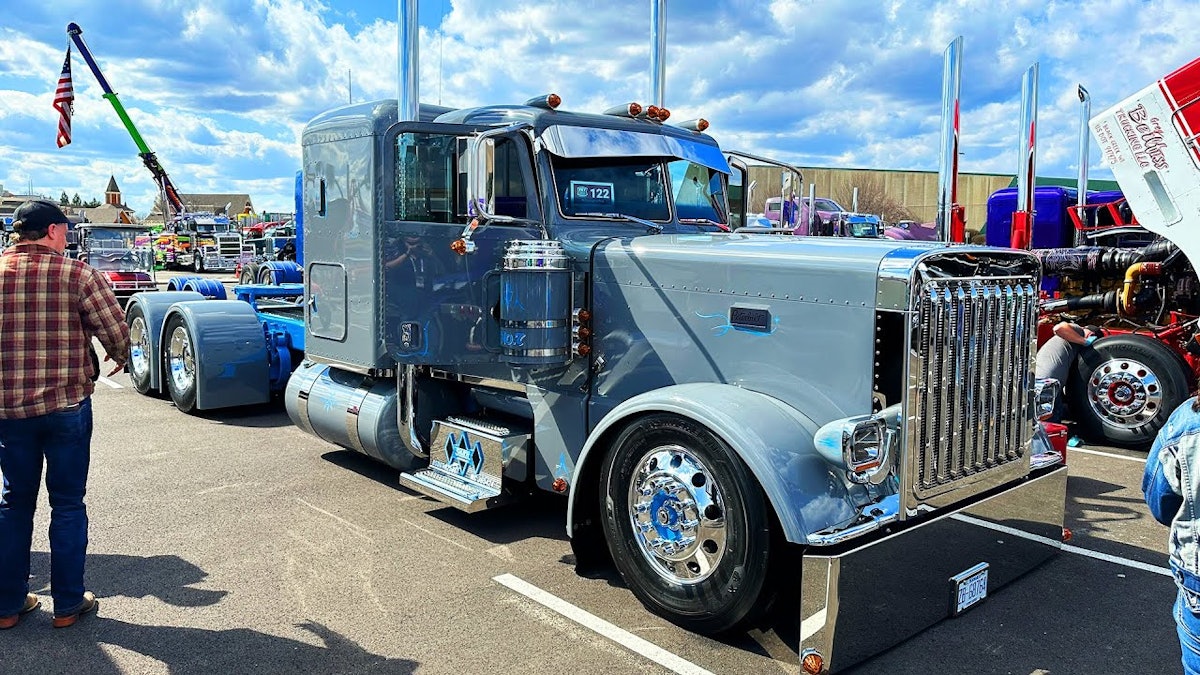 custom peterbilt coloring pages