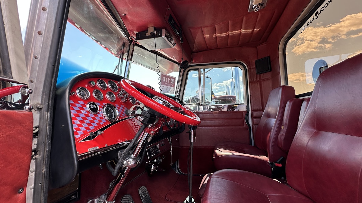 interior peterbilt