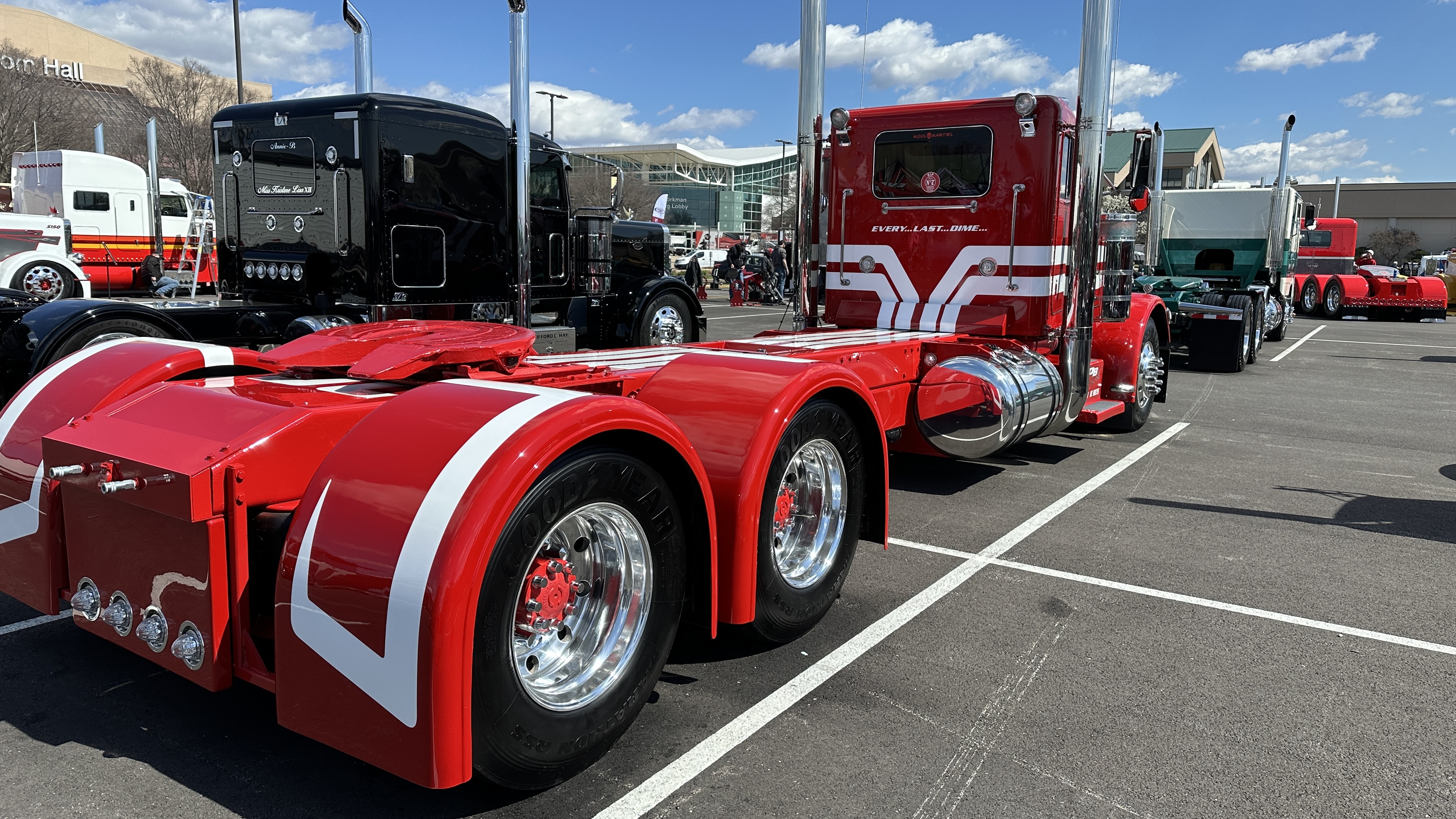 Low-miles 1979 Peterbilt 359 day cab built for show | Overdrive