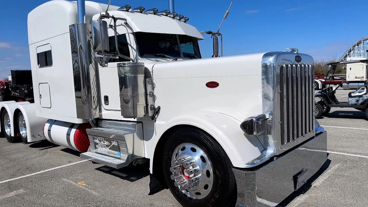 'Clean and simple' 2020 Peterbilt 389 hauls high and wide | Overdrive