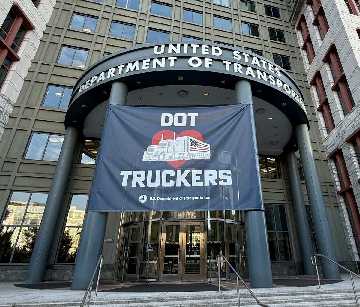 Trucking, DOT celebrate drivers with HOS flexibility proposals, deals ...